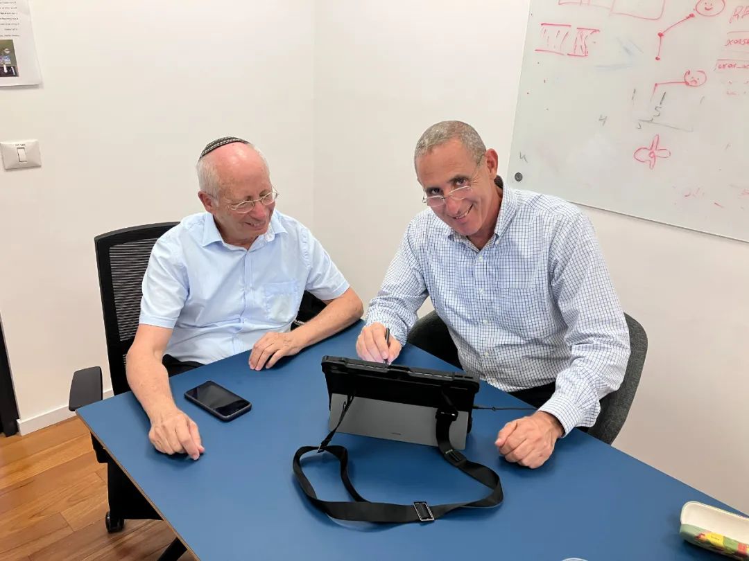 RunYoung News|RunYoung Joins Hands with Surgical Robotics Pioneer to ...